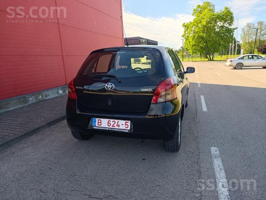 Melns Toyota Yaris 2010 Rēzekne, ar dzinēja tilpumu 1.40 L un nobraukumu 0 tūkst. km par 3000 €, foto 5 vietnē AUTOMOTO.COM.LV