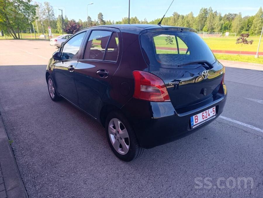 Melns Toyota Yaris 2010 Rēzekne, ar dzinēja tilpumu 1.40 L un nobraukumu 0 tūkst. km par 3000 €, foto 6 vietnē AUTOMOTO.COM.LV