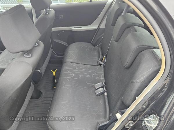 Melns Toyota Yaris 2010 Tallina, ar dzinēja tilpumu 1.30 L un nobraukumu 66 tūkst. km par 4990 €, foto 11 vietnē AUTOMOTO.COM.LV