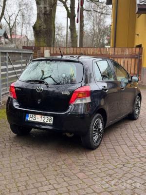 Black Toyota Yaris 2010 in Riga, with an engine capacity of 1.00 L and mileage of 188 thousand km for 2400 €, photo 18 on AUTOMOTO.COM.LV