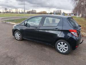 Melns Toyota Yaris 2011 Marijampole, ar dzinēja tilpumu 1.36 L un nobraukumu 140 tūkst. km par 2750 €, foto 10 vietnē AUTOMOTO.COM.LV