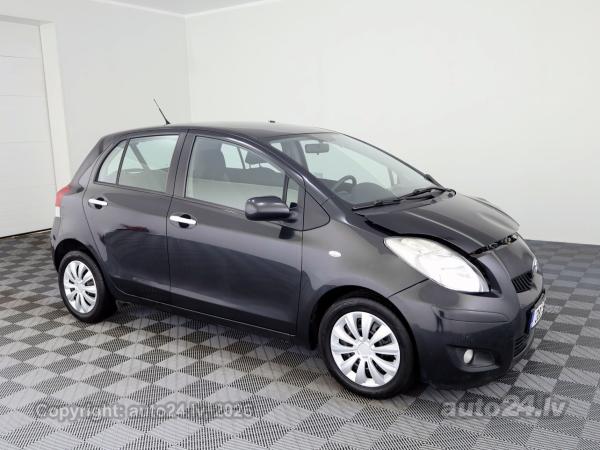 Black Toyota Yaris 2011 in Tallinn, with an engine capacity of 1.30 L and mileage of 98 thousand km for 1199 €, photo 1 on AUTOMOTO.COM.LV