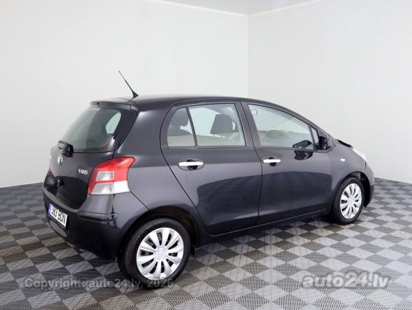 Black Toyota Yaris 2011 in Tallinn, with an engine capacity of 1.30 L and mileage of 98 thousand km for 1199 €, photo 3 on AUTOMOTO.COM.LV