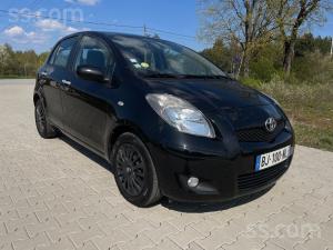 Black Toyota Yaris 2011 in Riga, with an engine capacity of 1.40 L and mileage of 224 thousand km for 3850 €, photo  on AUTOMOTO.COM.LV