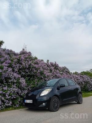 Black Toyota Yaris 2011 in Riga, with an engine capacity of 1.40 L and mileage of 224 thousand km for 3850 €, photo 11 on AUTOMOTO.COM.LV