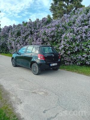 Black Toyota Yaris 2011 in Riga, with an engine capacity of 1.40 L and mileage of 224 thousand km for 3850 €, photo 12 on AUTOMOTO.COM.LV