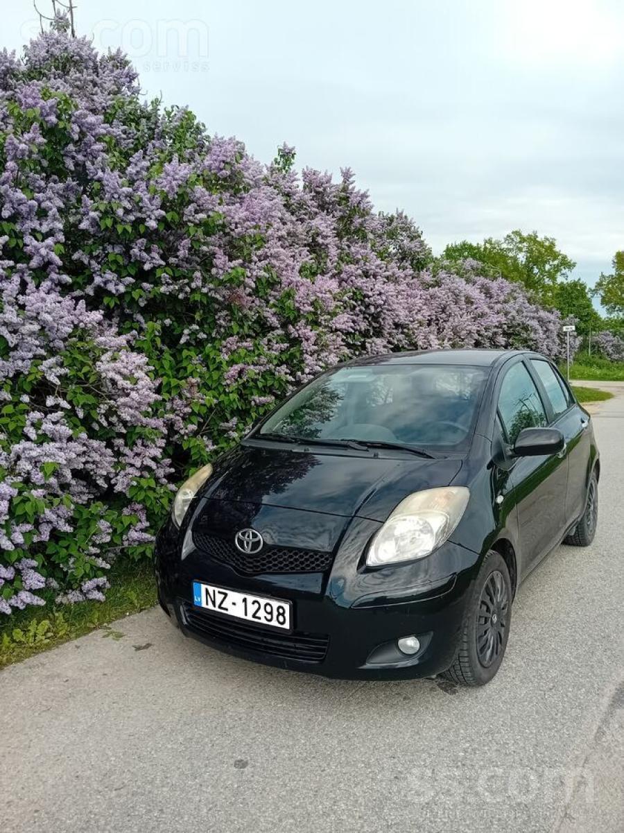 Black Toyota Yaris 2011 in Riga, with an engine capacity of 1.40 L and mileage of 224 thousand km for 3850 €, photo 14 on AUTOMOTO.COM.LV
