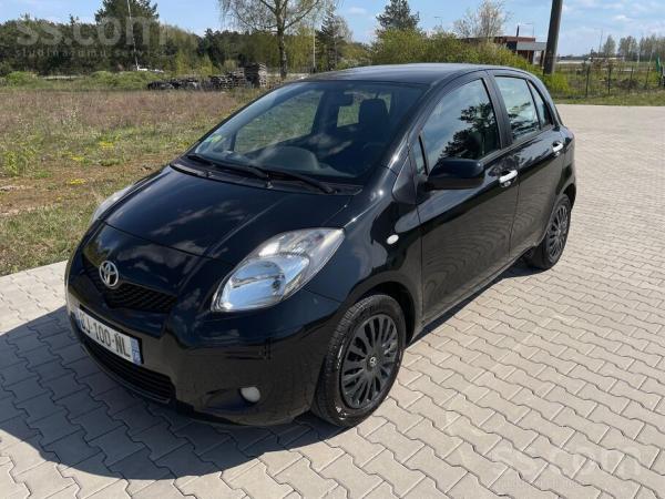 Melns Toyota Yaris 2011 Rīga, ar dzinēja tilpumu 1.40 L un nobraukumu 224 tūkst. km par 3540 €, foto 5 vietnē AUTOMOTO.COM.LV