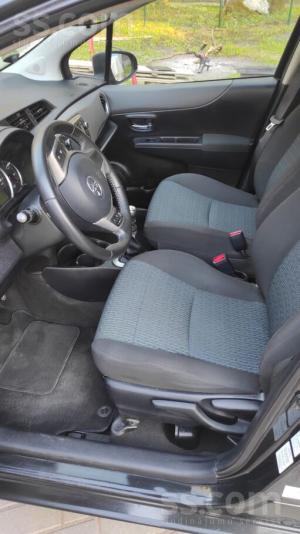 Melns Toyota Yaris 2012 Rīga, ar dzinēja tilpumu 1.40 L un nobraukumu 186 tūkst. km par 4200 €, foto 6 vietnē AUTOMOTO.COM.LV