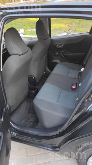 Melns Toyota Yaris 2012 Rīga, ar dzinēja tilpumu 1.40 L un nobraukumu 186 tūkst. km par 4200 €, foto 7 vietnē AUTOMOTO.COM.LV