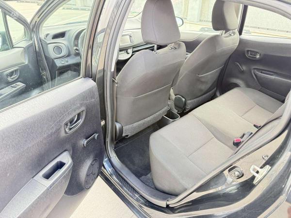 Melns Toyota Yaris 2012 Viļņa, ar dzinēja tilpumu 1.36 L un nobraukumu 200 tūkst. km par 3100 €, foto 10 vietnē AUTOMOTO.COM.LV