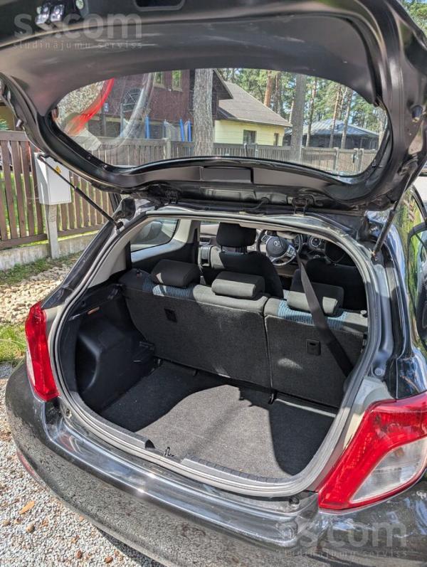 Melns Toyota Yaris 2012 Rīga, ar dzinēja tilpumu 1.00 L un nobraukumu 95 tūkst. km par 5300 €, foto 8 vietnē AUTOMOTO.COM.LV