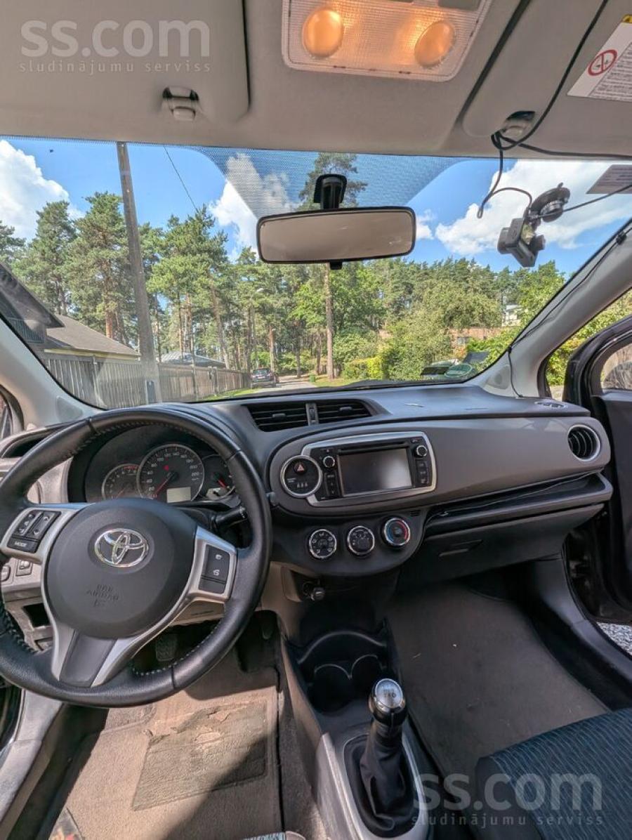 Melns Toyota Yaris 2012 Rīga, ar dzinēja tilpumu 1.00 L un nobraukumu 95 tūkst. km par 5300 €, foto 10 vietnē AUTOMOTO.COM.LV
