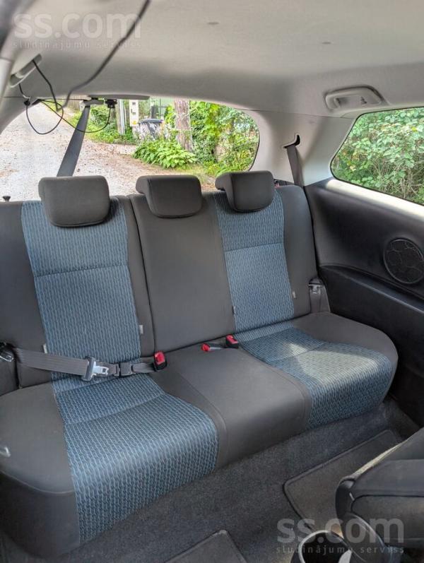 Melns Toyota Yaris 2012 Rīga, ar dzinēja tilpumu 1.00 L un nobraukumu 95 tūkst. km par 5300 €, foto 10 vietnē AUTOMOTO.COM.LV