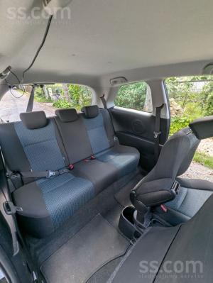 Melns Toyota Yaris 2012 Rīga, ar dzinēja tilpumu 1.00 L un nobraukumu 95 tūkst. km par 5300 €, foto 12 vietnē AUTOMOTO.COM.LV