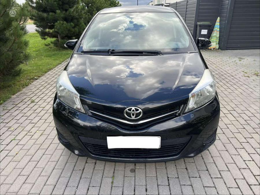 Black Toyota Yaris 2012 in Klaipeda, with an engine capacity of 1.33 L and mileage of 180 thousand km for 3650 €, photo 4 on AUTOMOTO.COM.LV