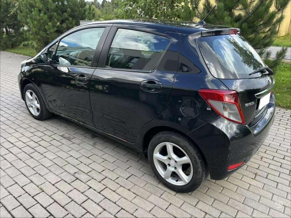 Toyota Yaris 2012 Klaipėda vietnē Melns Toyota Yaris 2012 Klaipėda, ar dzinēja tilpumu 1.33 L un nobraukumu 180 tūkst. km par 3650 €, foto 5 vietnē AUTOMOTO.COM.LV