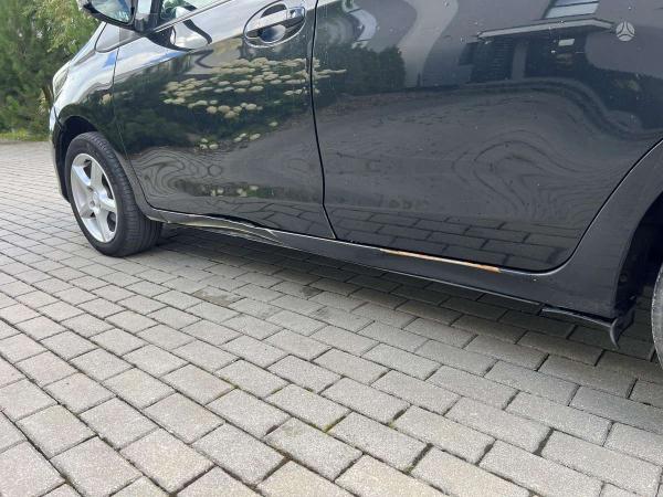 Toyota Yaris 2012 Klaipėda vietnē Melns Toyota Yaris 2012 Klaipėda, ar dzinēja tilpumu 1.33 L un nobraukumu 180 tūkst. km par 3650 €, foto 7 vietnē AUTOMOTO.COM.LV