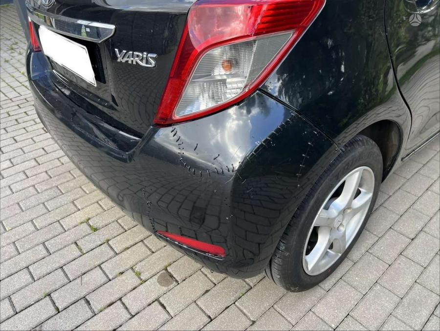 Black Toyota Yaris 2012 in Klaipeda, with an engine capacity of 1.33 L and mileage of 180 thousand km for 3650 €, photo 8 on AUTOMOTO.COM.LV