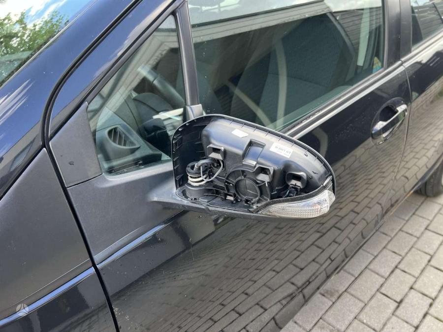 Black Toyota Yaris 2012 in Klaipeda, with an engine capacity of 1.33 L and mileage of 180 thousand km for 3650 €, photo 11 on AUTOMOTO.COM.LV