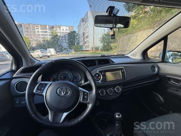 Melns Toyota Yaris 2012 Rīga, ar dzinēja tilpumu 1.40 L un nobraukumu 195 tūkst. km par 3500 €, foto 8 vietnē AUTOMOTO.COM.LV