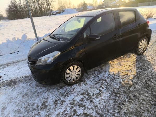 Black Toyota Yaris 2013 in Jelgava, with an engine capacity of 1.40 L and mileage of 0 thousand km for 4000 €, photo 1 on AUTOMOTO.COM.LV