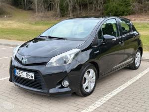 Black Toyota Yaris 2013 in Ukmerge, with an engine capacity of 1.50 L and mileage of 172 thousand km for 7300 €, photo  on AUTOMOTO.COM.LV