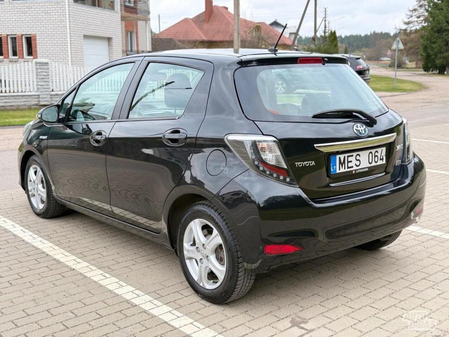 Melns Toyota Yaris 2013 Ukmergė, ar dzinēja tilpumu 1.50 L un nobraukumu 172 tūkst. km par 7300 €, foto 5 vietnē AUTOMOTO.COM.LV
