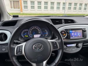 Черный Тойота Ярис 2013 в Таллин, объемом двигателя 1.50 л и пробегом 125 тыс. км за 8690 €, фото 11 на AUTOMOTO.COM.LV