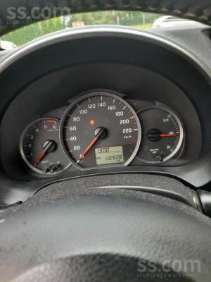 Melns Toyota Yaris 2013 Rīga, ar dzinēja tilpumu 1.40 L un nobraukumu 133 tūkst. km par 3800 €, foto 9 vietnē AUTOMOTO.COM.LV