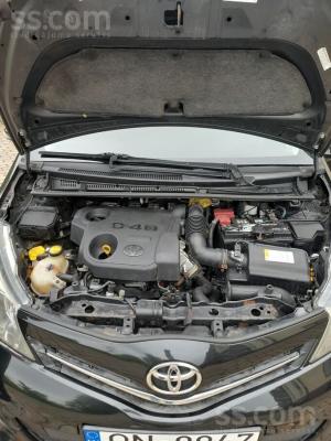 Melns Toyota Yaris 2013 Rīga, ar dzinēja tilpumu 1.40 L un nobraukumu 133 tūkst. km par 3800 €, foto 10 vietnē AUTOMOTO.COM.LV