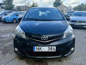 Black Toyota Yaris 2013 in Riga, with an engine capacity of 1.40 L and mileage of 0 thousand km for 2790 €, photo 4 on AUTOMOTO.COM.LV
