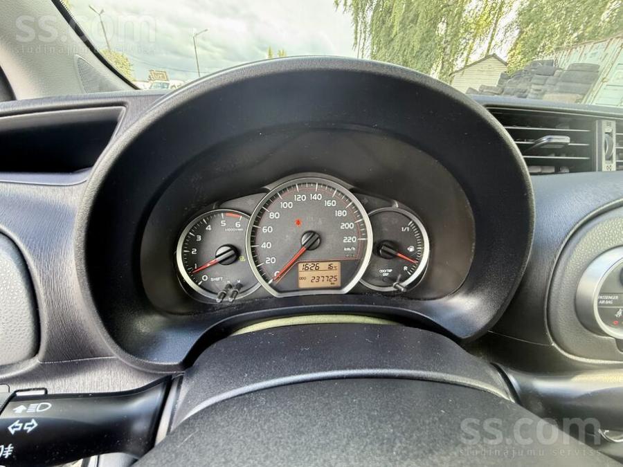 Black Toyota Yaris 2013 in Riga, with an engine capacity of 1.40 L and mileage of 0 thousand km for 2790 €, photo 9 on AUTOMOTO.COM.LV