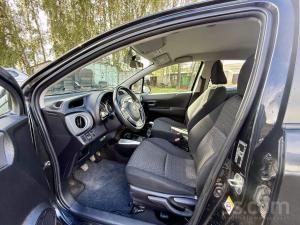 Black Toyota Yaris 2013 in Riga, with an engine capacity of 1.40 L and mileage of 0 thousand km for 2790 €, photo 15 on AUTOMOTO.COM.LV