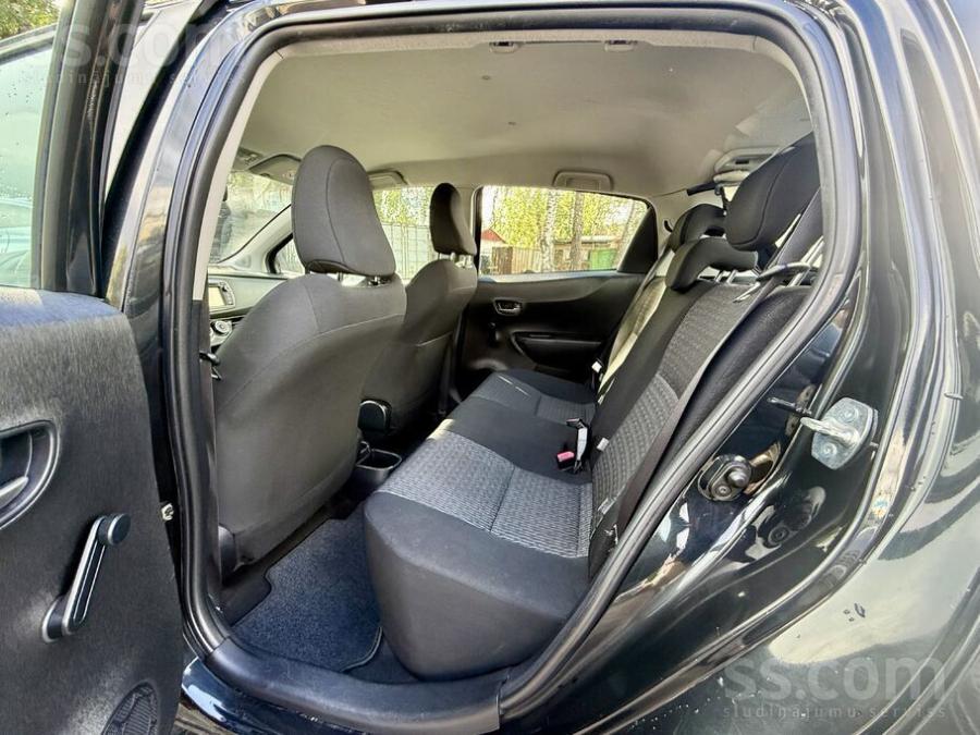 Black Toyota Yaris 2013 in Riga, with an engine capacity of 1.40 L and mileage of 0 thousand km for 2790 €, photo 16 on AUTOMOTO.COM.LV