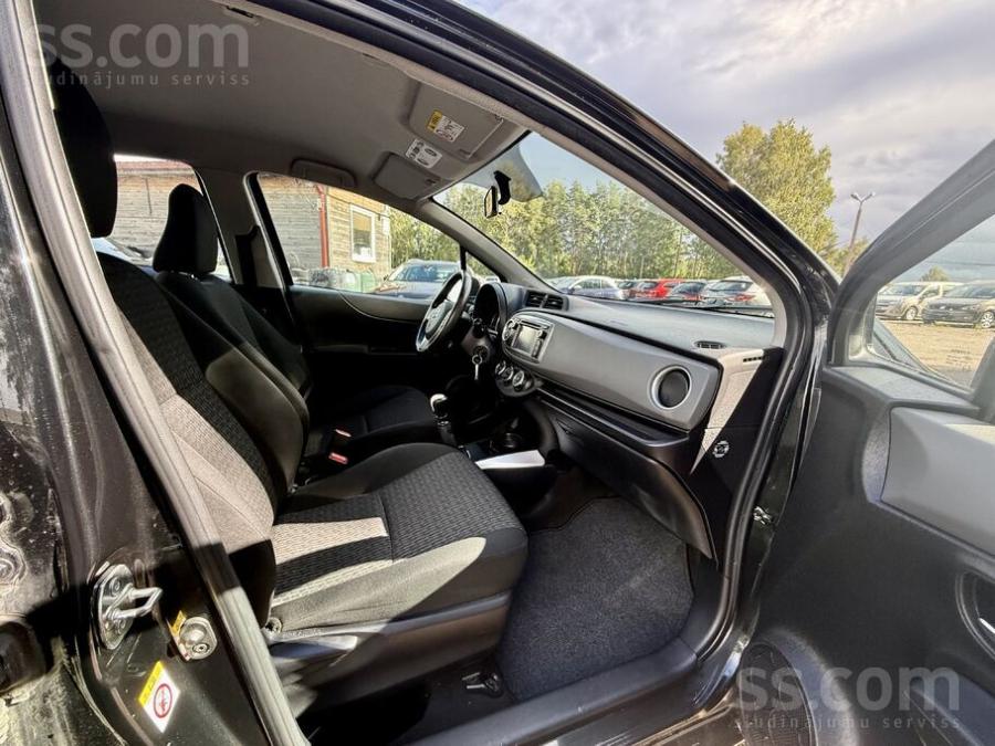 Black Toyota Yaris 2013 in Riga, with an engine capacity of 1.40 L and mileage of 0 thousand km for 2790 €, photo 18 on AUTOMOTO.COM.LV