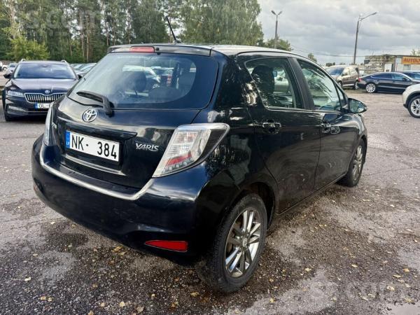 Toyota Yaris 2013 Rīga vietnē Melns Toyota Yaris 2013 Rīga, ar dzinēja tilpumu 1.40 L un nobraukumu 0 tūkst. km par 2790 €, foto 6 vietnē AUTOMOTO.COM.LV