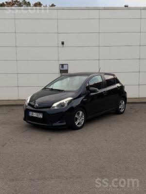 Black Toyota Yaris 2013 in Jelgava, with an engine capacity of 1.50 L and mileage of 140 thousand km for 7750 €, photo  on AUTOMOTO.COM.LV