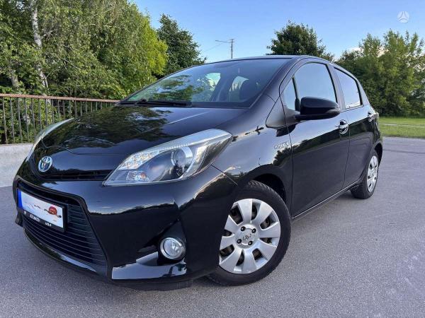 Melns Toyota Yaris 2014 Viļņa, ar dzinēja tilpumu 1.50 L un nobraukumu 168 tūkst. km par 8600 €, foto 2 vietnē AUTOMOTO.COM.LV