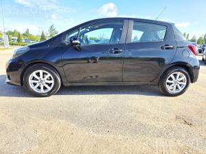 Black Toyota Yaris 2015 in Daugavpils, with an engine capacity of 1.40 L and mileage of 0 thousand km for 4950 €, photo 10 on AUTOMOTO.COM.LV