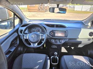 Black Toyota Yaris 2015 in Daugavpils, with an engine capacity of 1.40 L and mileage of 0 thousand km for 4950 €, photo 16 on AUTOMOTO.COM.LV