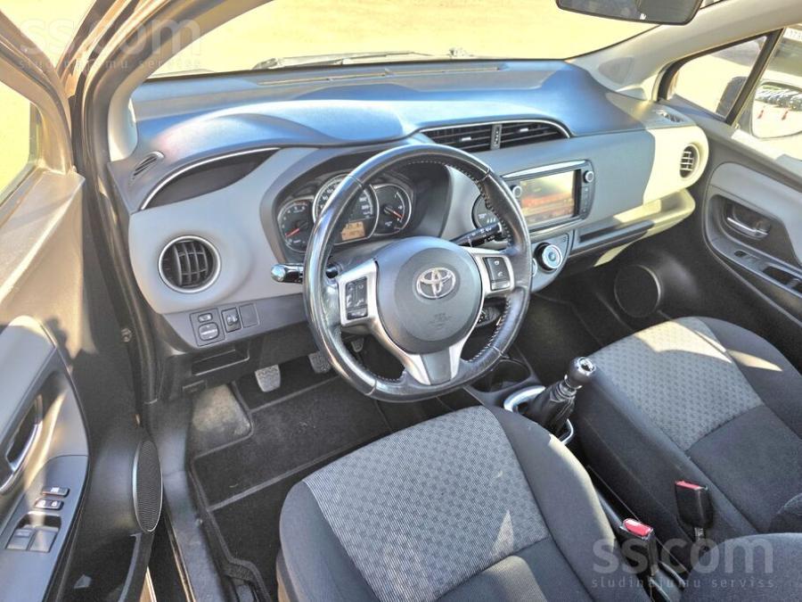 Black Toyota Yaris 2015 in Daugavpils, with an engine capacity of 1.40 L and mileage of 0 thousand km for 4950 €, photo 26 on AUTOMOTO.COM.LV
