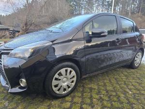 Melns Toyota Yaris 2015 Viļņa, ar dzinēja tilpumu 1.50 L un nobraukumu 160 tūkst. km par 8500 €, foto 2 vietnē AUTOMOTO.COM.LV