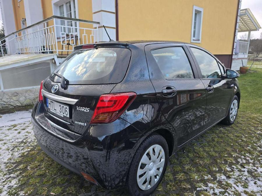 Melns Toyota Yaris 2015 Viļņa, ar dzinēja tilpumu 1.50 L un nobraukumu 160 tūkst. km par 8500 €, foto 6 vietnē AUTOMOTO.COM.LV