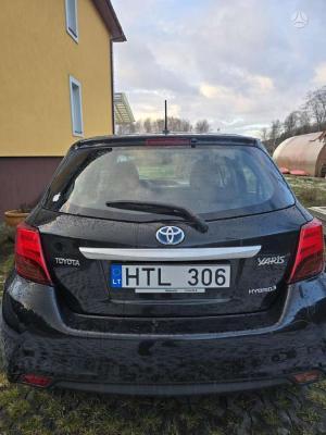 Melns Toyota Yaris 2015 Viļņa, ar dzinēja tilpumu 1.50 L un nobraukumu 160 tūkst. km par 8500 €, foto 7 vietnē AUTOMOTO.COM.LV