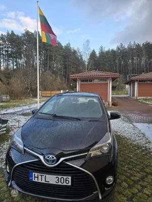 Melns Toyota Yaris 2015 Viļņa, ar dzinēja tilpumu 1.50 L un nobraukumu 160 tūkst. km par 8500 €, foto 20 vietnē AUTOMOTO.COM.LV