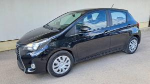 Black Toyota Yaris 2015 in Ogre, with an engine capacity of 1.00 L and mileage of 152 thousand km for 6950 €, photo  on AUTOMOTO.COM.LV