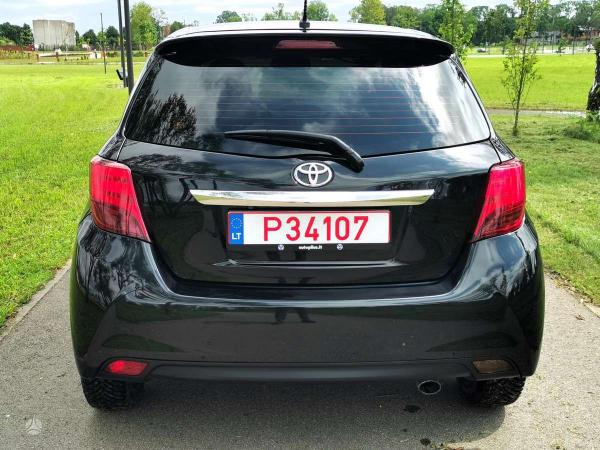 Melns Toyota Yaris 2015 Ukmergė, ar dzinēja tilpumu 1.36 L un nobraukumu 231 tūkst. km par 6900 €, foto 5 vietnē AUTOMOTO.COM.LV