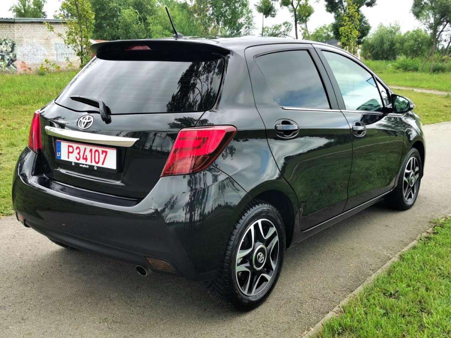 Melns Toyota Yaris 2015 Ukmergė, ar dzinēja tilpumu 1.36 L un nobraukumu 231 tūkst. km par 6900 €, foto 7 vietnē AUTOMOTO.COM.LV