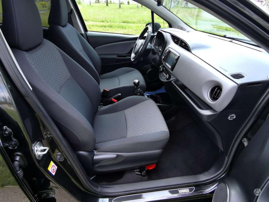 Melns Toyota Yaris 2015 Ukmergė, ar dzinēja tilpumu 1.36 L un nobraukumu 231 tūkst. km par 6900 €, foto 12 vietnē AUTOMOTO.COM.LV